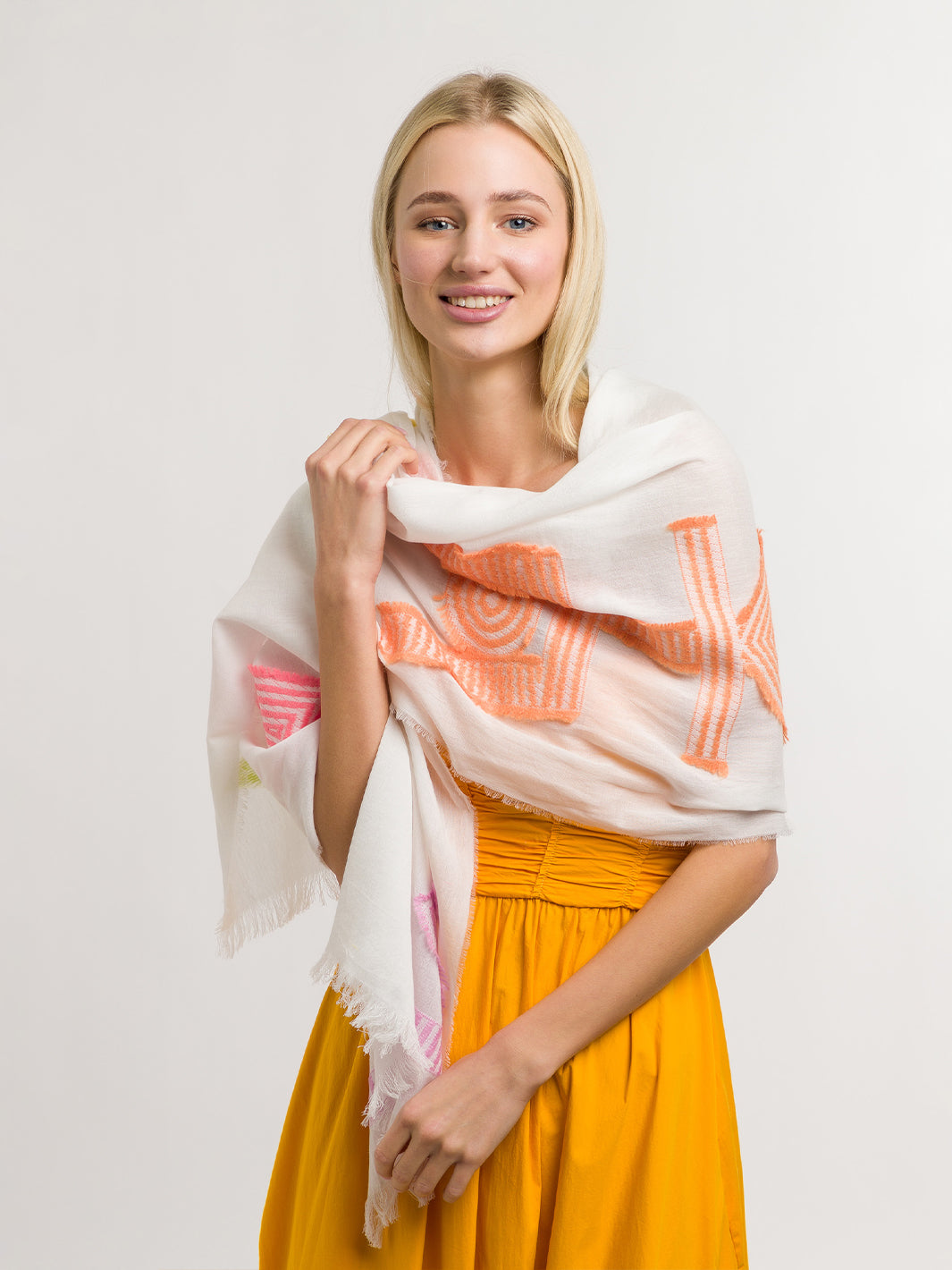 FRAAS | Your online store for scarves, shawls, ponchos & more – FRAAS Shop